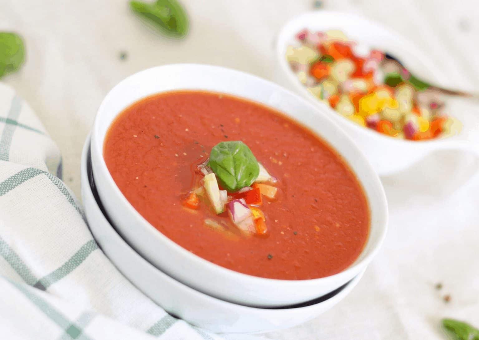 Tomatsuppe - Opskrift på den klassiske tomatsuppe